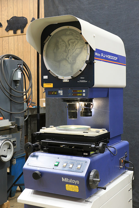 12'' Screen Mitutoyo PJ-H3000F, 2005, VERTICAL PROJECTION, BENCH MODEL ...