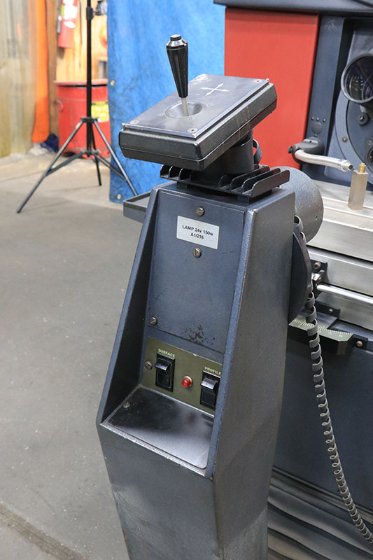 30'' Screen Starrett HF750, 2011, QC 200 DRO, EDGE DET. Q AXIS, OPTICAL ...