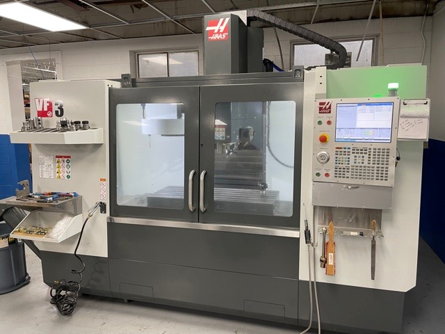 40'' X Axis 20'' Y Axis Haas VF3 VERTICAL MACHINING CENTER (Ref No ...