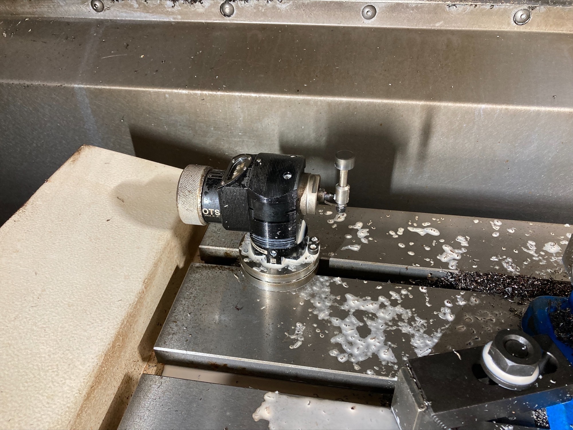 43.3'' X Axis 22'' Y Axis DMG-Mori CMX1100V VERTICAL MACHINING CENTER ...