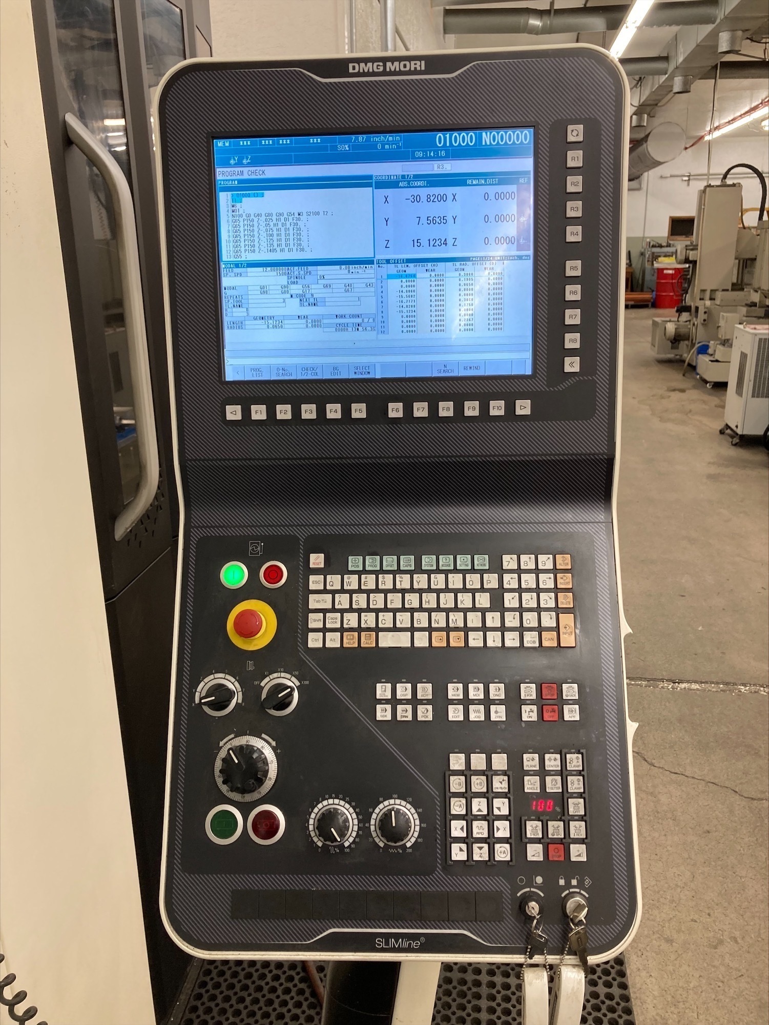 43.3'' X Axis 22'' Y Axis DMG-Mori CMX1100V VERTICAL MACHINING CENTER ...