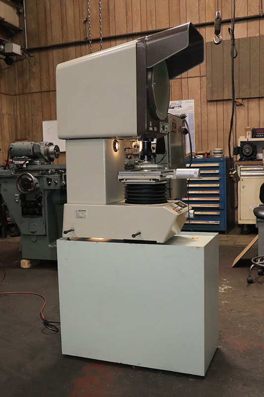 12'' Screen Mitutoyo PJ311, VERTICAL, BENCH MODEL, NEW 1995 OPTICAL ...