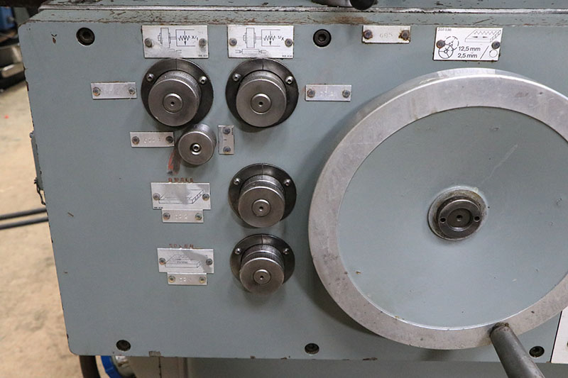 10'' Swing 16'' Centers Cincinnati-Milacron R-57, 1975, FULL AUTO CYCLE ...