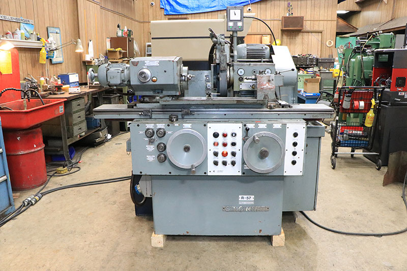 10'' Swing 16'' Centers Cincinnati-Milacron R-57, 1975, FULL AUTO CYCLE ...