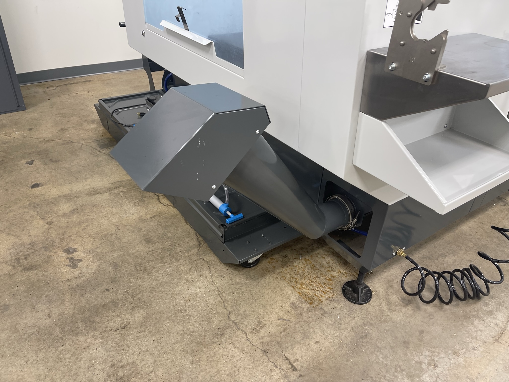 50'' X Axis 26'' Y Axis Haas VF5-SS VERTICAL MACHINING CENTER (Ref No ...