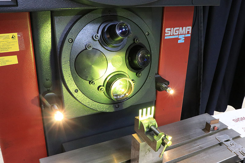 24'' Screen Starrett HF600, 2002, QC 2000 DRO w/PROG. GEO FUNCT., 10 ...