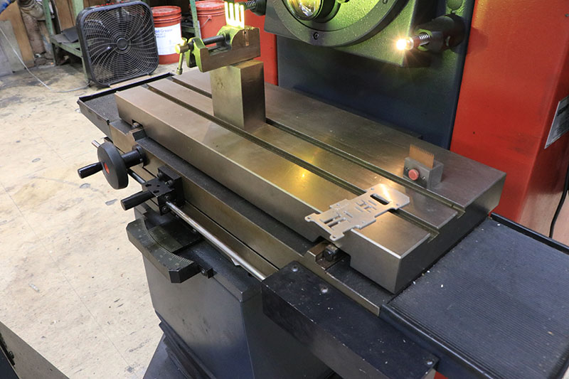 24'' Screen Starrett HF600, 2002, QC 2000 DRO w/PROG. GEO FUNCT., 10 ...