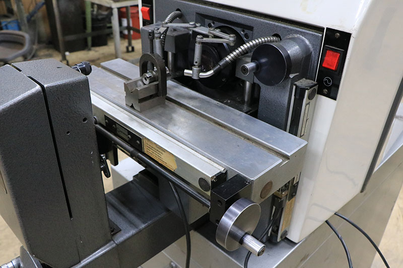 14'' Screen Gage-Master 29/GM5, 1993, GM5 DRO w/PROG. GEO FUNCT., 10X ...