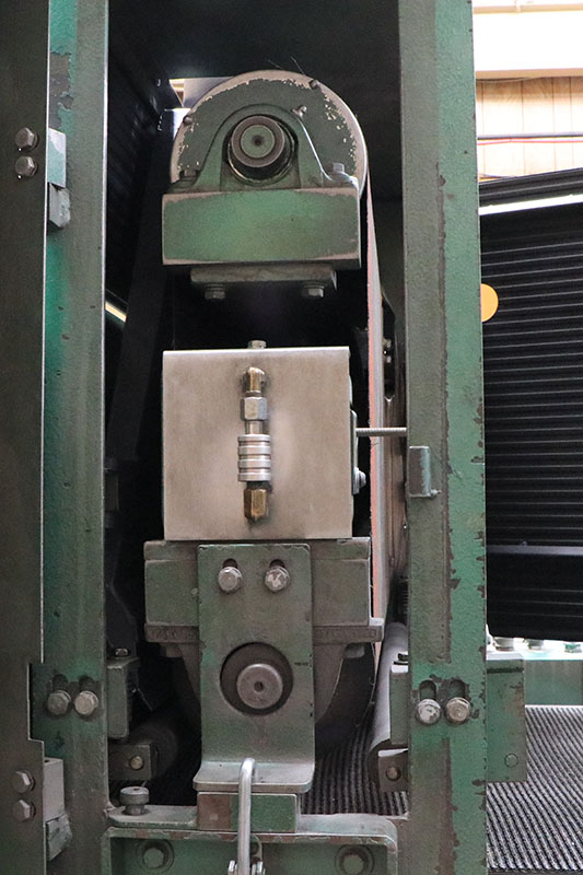 25'' Width Timesaver 125M, 1980, DRY, VARI-SPEED CONVEYOR BELT GRINDER ...