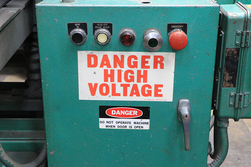 25'' Width Timesaver 125M, 1980, DRY, VARI-SPEED CONVEYOR BELT GRINDER ...