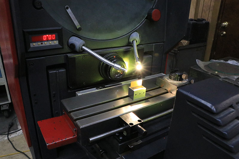 16'' Screen Starrett HB-400, 1991, QC III DRO, PROG. FUNCT. & EDGE DET ...