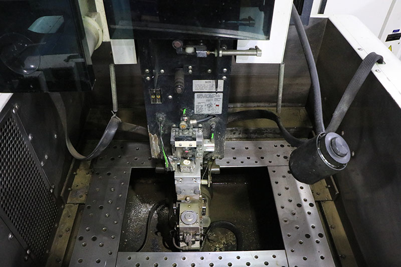 11.81'' Y Axis 17.72'' X Axis Makino SP43, 2006, AWT, X/Y/Z/U/Y AXES ...