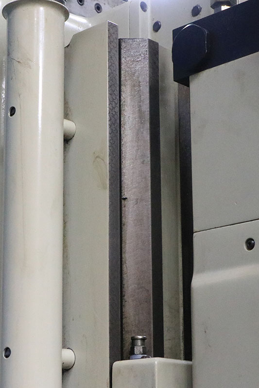 11'' Y Axis 18'' X Axis Moore G-18, NEW 1992, S/N: G-4284, SONY 2X DRO ...