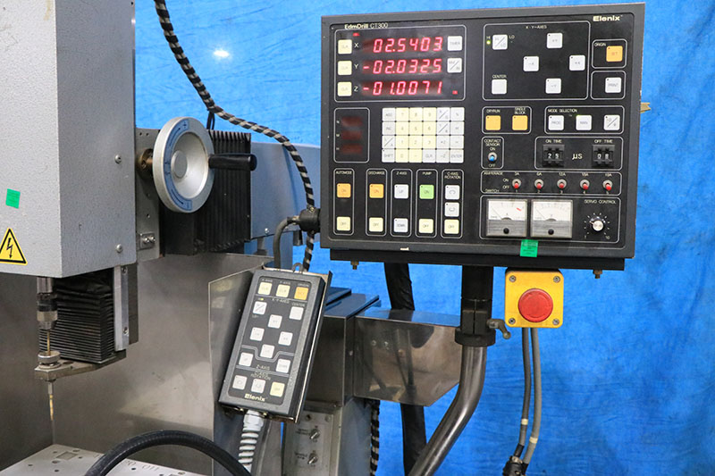 57 AMPS Current EDM CT300B, 1998, ELENIX CNC (NOT MANUAL) EDM HOLE ...