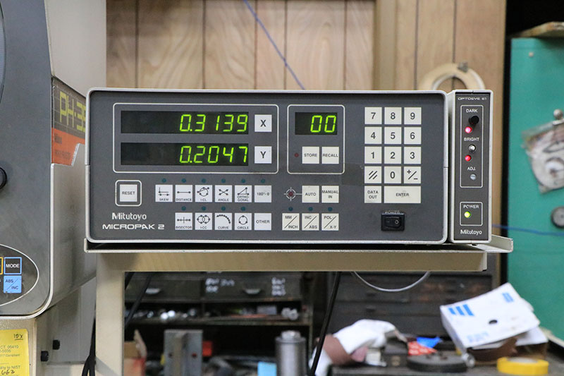 14'' Screen Mitutoyo PH-3500, 2000's, MICROPAK 2 DRO & OPTOEYE EDGE DET ...