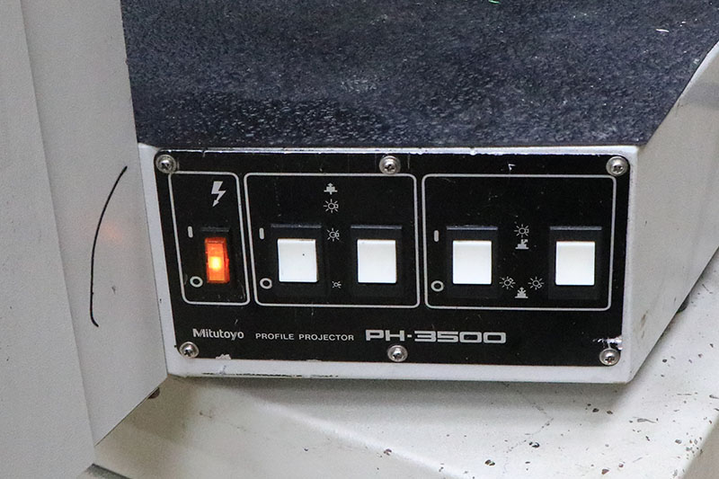 14'' Screen Mitutoyo PH-3500, 2000's, MICROPAK 2 DRO & OPTOEYE EDGE DET ...