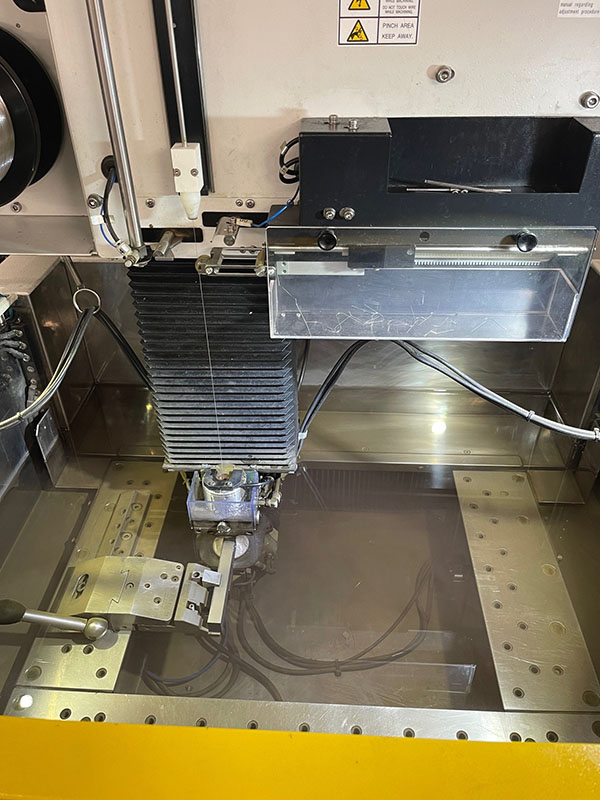1.6'' Y Axis 14.6'' X Axis Fanuc ROBOCUT ALPHA C400iA, 2012, 31i-WB CNC ...
